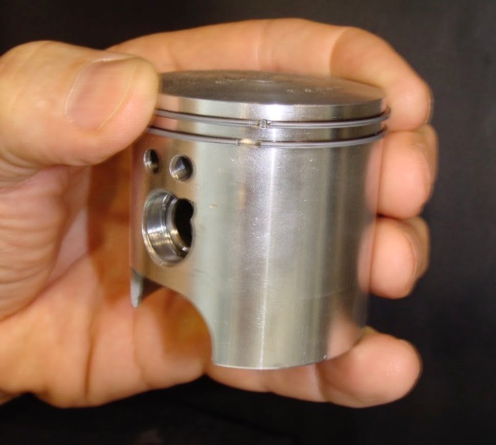 Paramotor onderhoud: Zuigers een korte uitleg met plaatjes.