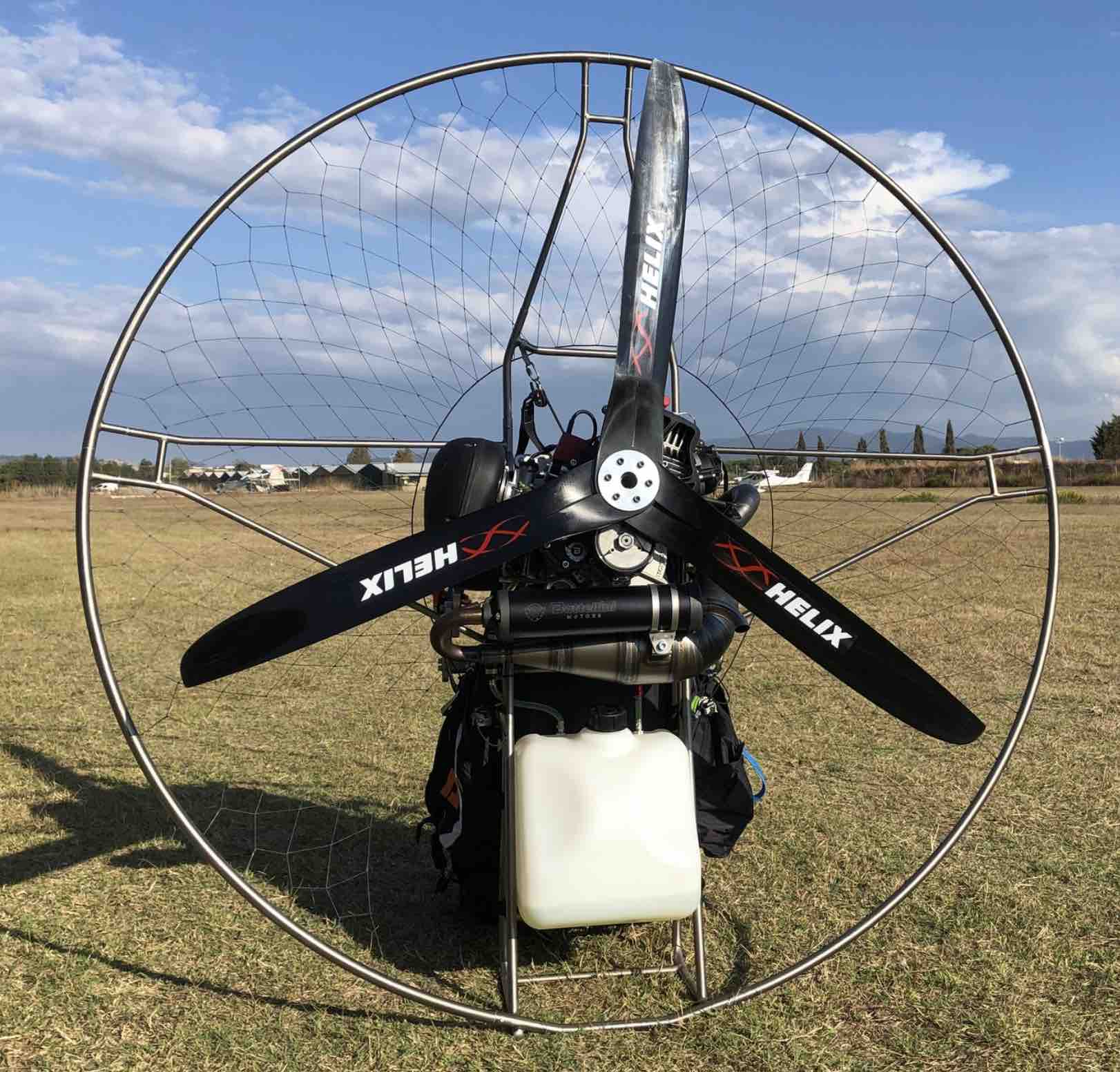 Liberty paramotor met Battellini Saturn 12V S motorisering